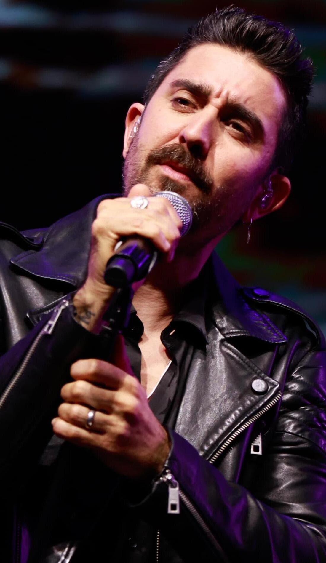 Alex Ubago Tickets, 2024 Concert Tour Dates | SeatGeek