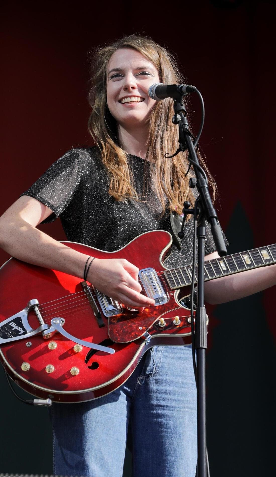 Angie McMahon Tickets & Concert Tour Dates 2024 | SeatGeek.ca