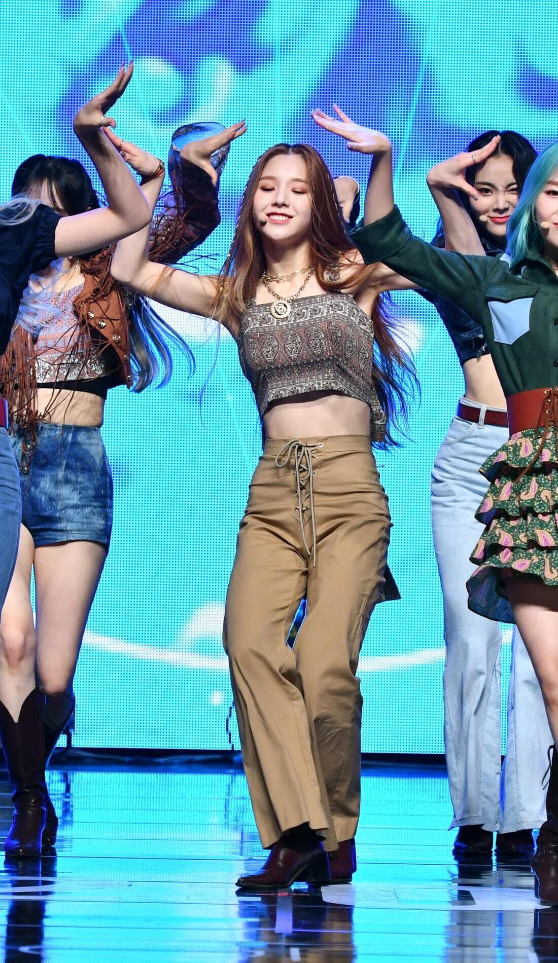 LOONA Concert Tickets, 2024 Tour Dates & Locations | SeatGeek