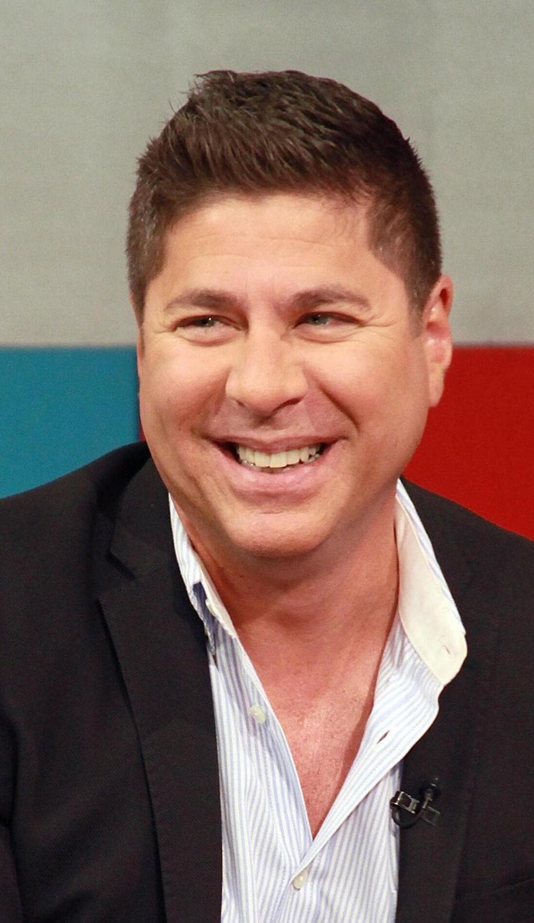 Raymond Arrieta Tickets, 2023-2024 Showtimes & Locations | SeatGeek